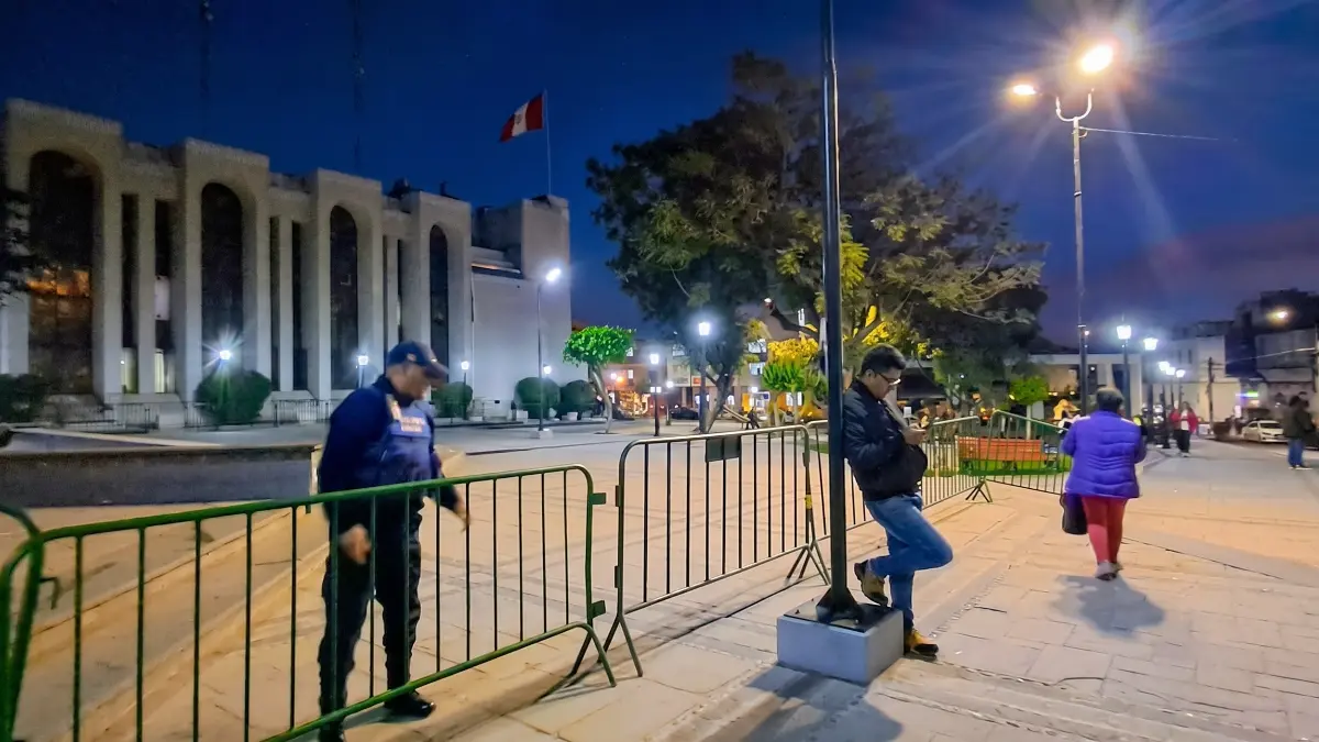 Municipalidad de Arequipa insiste en cierre nocturno de Plaza España